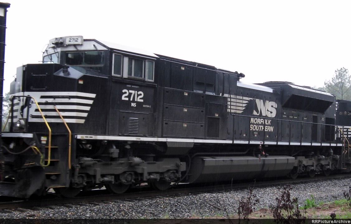 NS 2712 SD70M-2